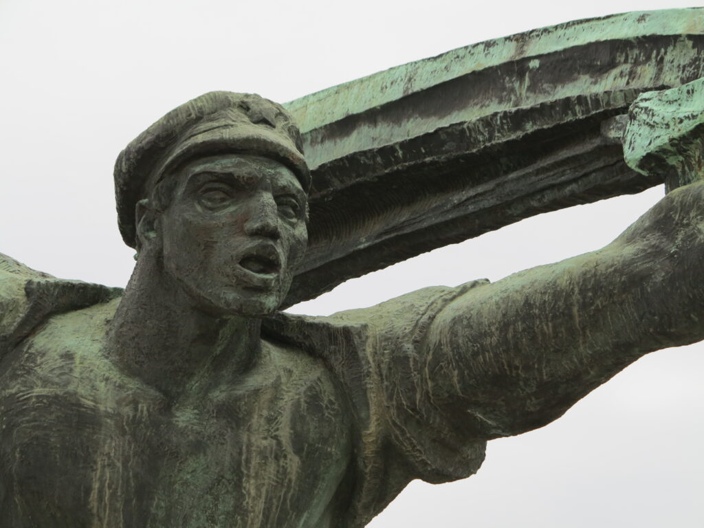 The destruction of the Regnum Marianum church in Budapest - Communist ...